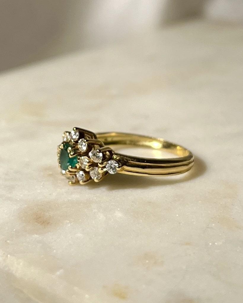 Vintage "Amy" Emerald & Diamond Daisy Ring – Elliade Paris