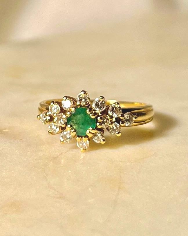 Vintage "Amy" Emerald & Diamond Daisy Ring – Elliade Paris